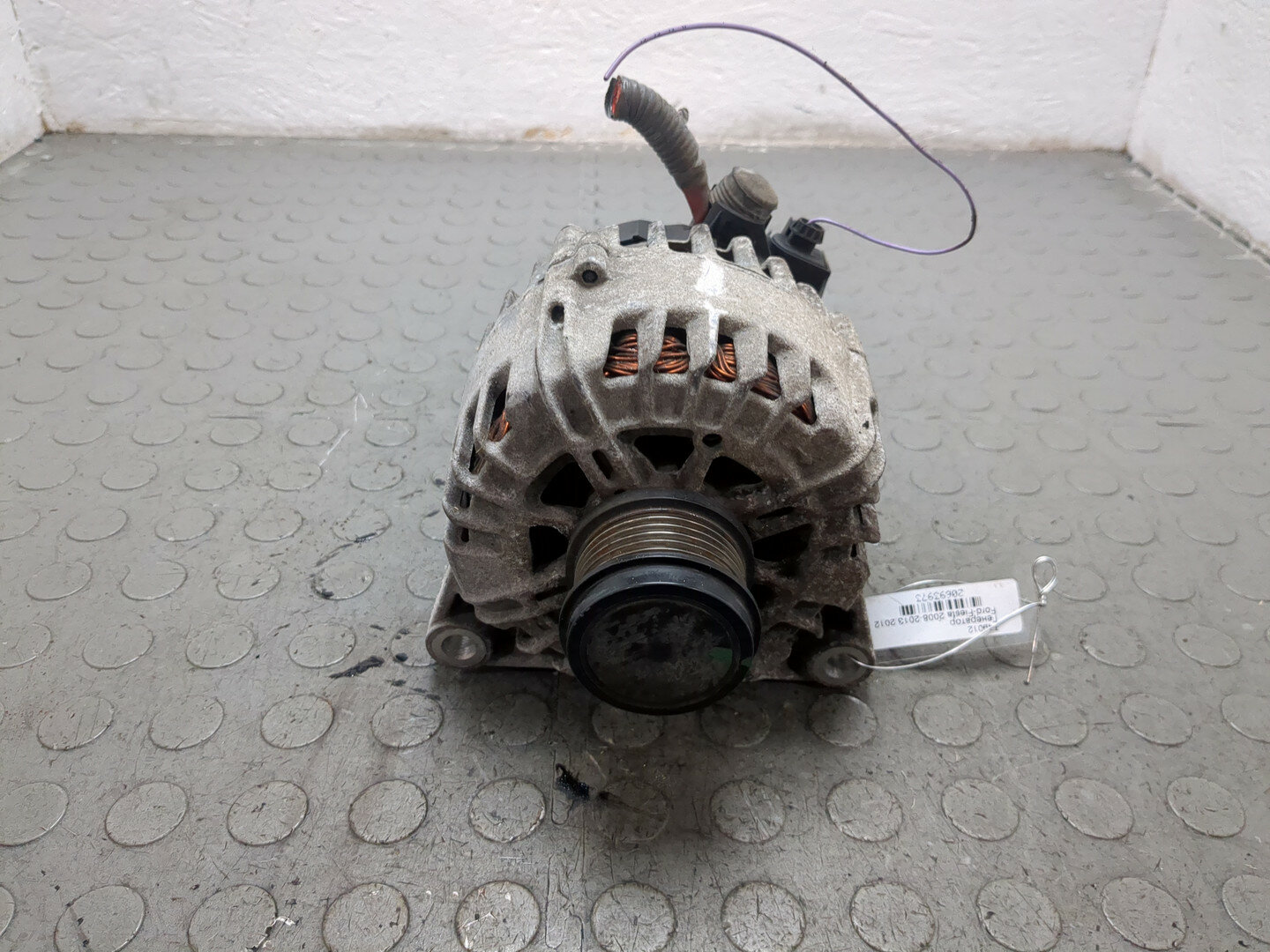 Генератор Ford Fiesta Б/У