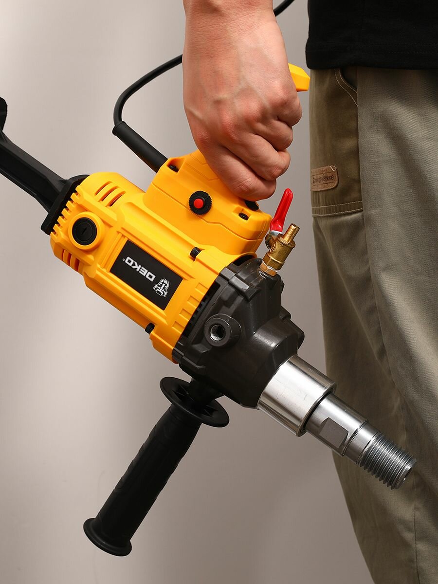 Дрель алмазного бурения DEKO DDM-1600, мощность 1600Вт, патрон 1"