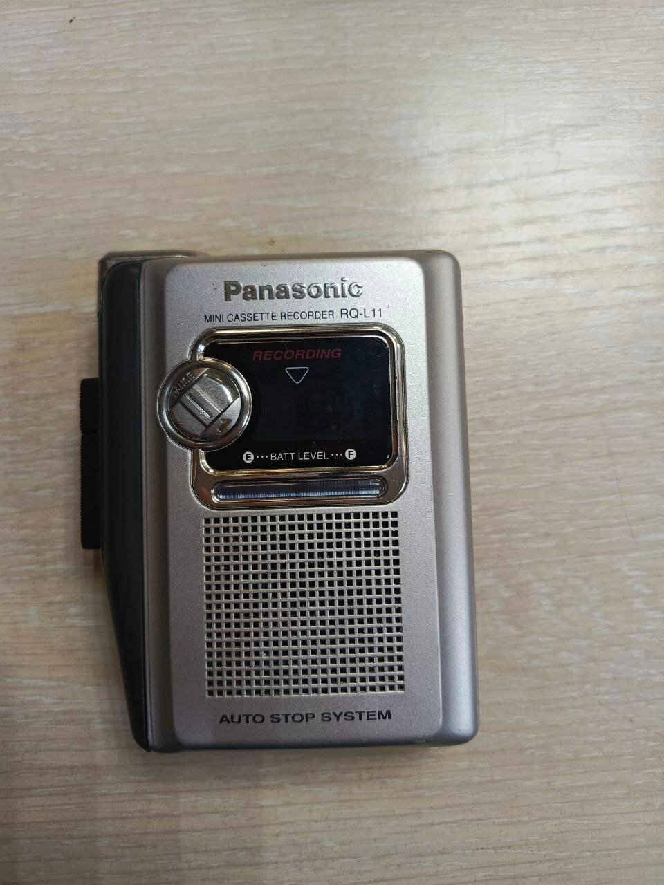 Ретро кассетный плеер диктофон Panasonic RQ-L11