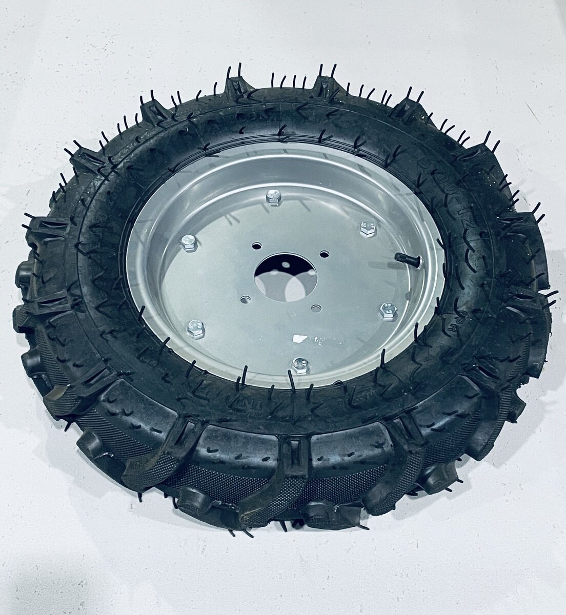 Колесо в сборе пневмо 5.00-12 Rezer (шина+камера+диск) "Елочка" 4 отв. 01.015.00059