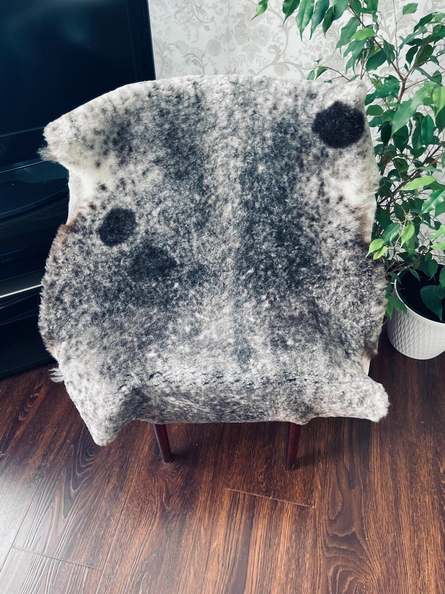 Ковер-накидка из натуральной овечьей шкуры (мех, овчина) для дома и авто