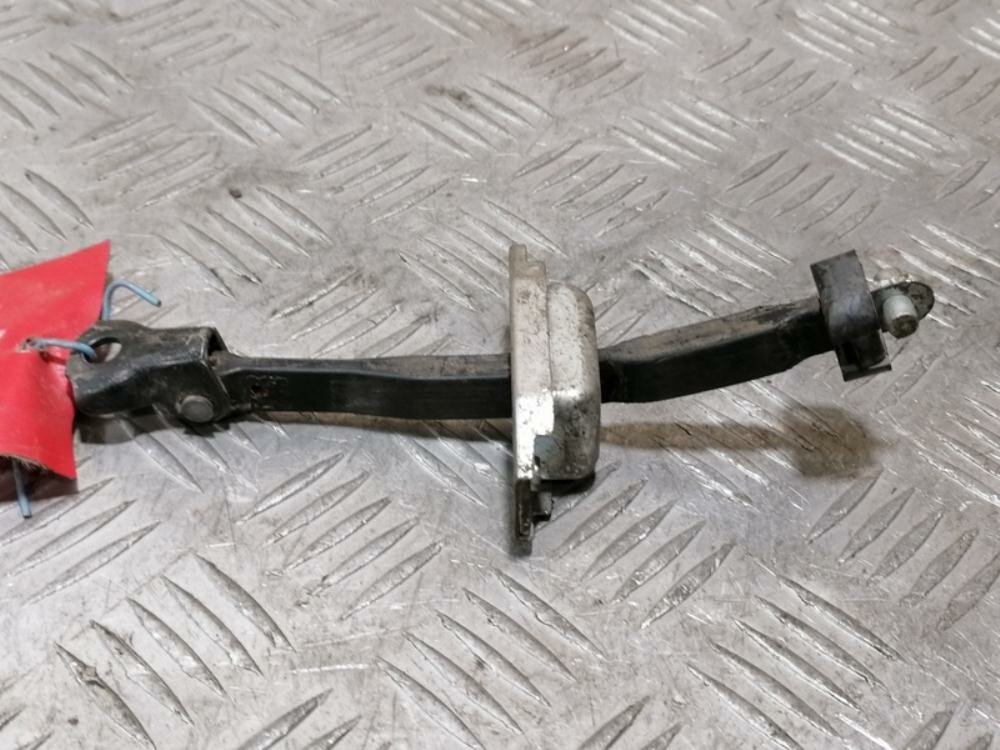 Ограничитель двери задний TOYOTA Camry v40 6864033070