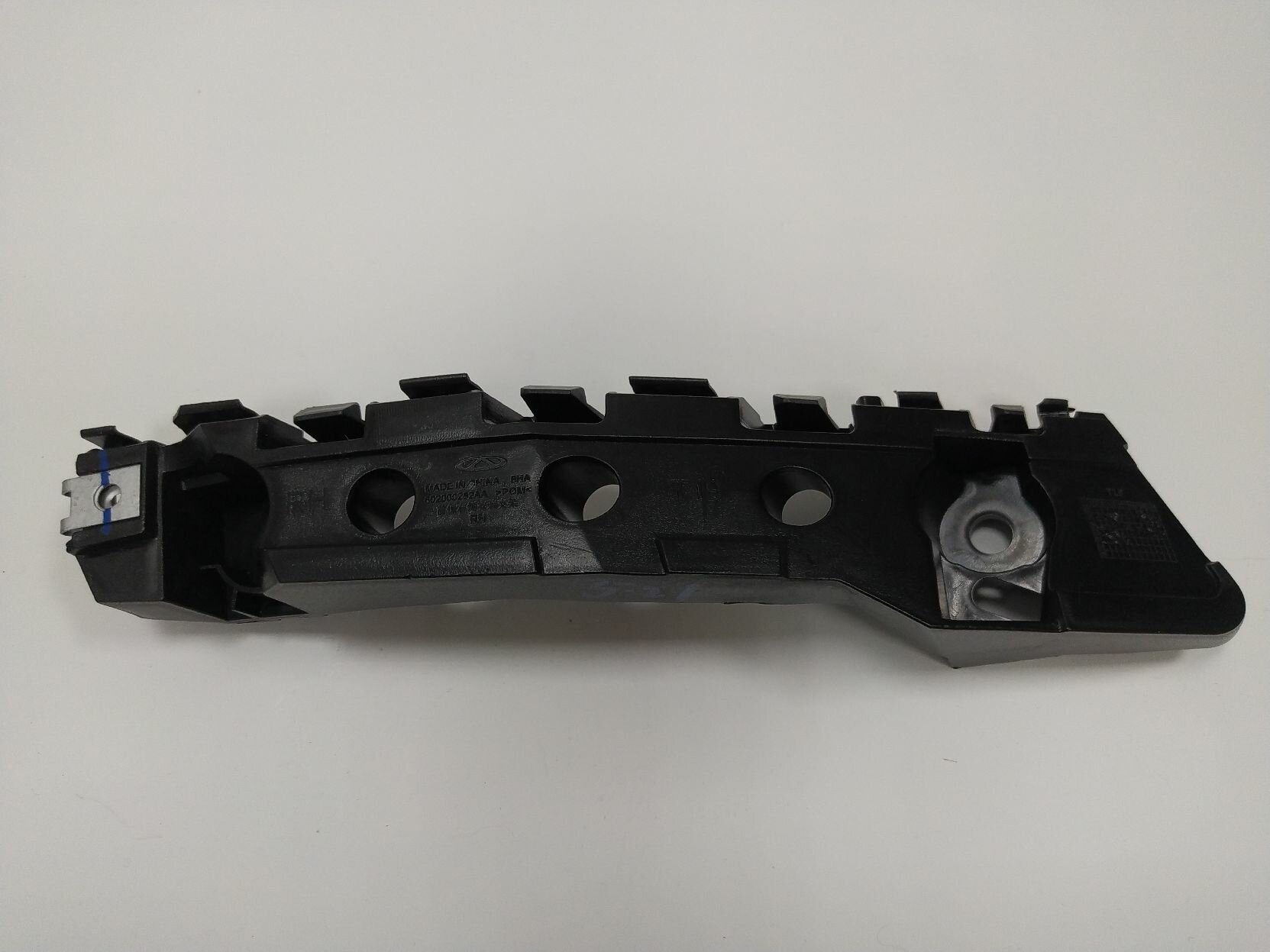 Кронштейн бампера переднего правый Chery Tiggo 4 FL (2018+) [2.0 16V 5MT внедорожник] 602000262AA