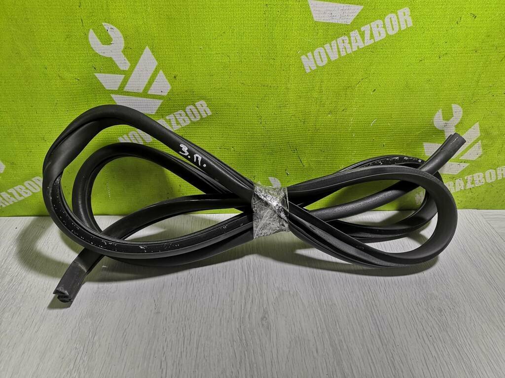 Уплотнитель двери Kia Optima 3 2010-2015