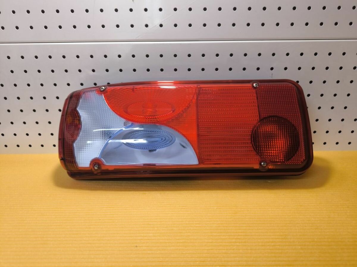 Фонарь задний левый многосекционный МАН