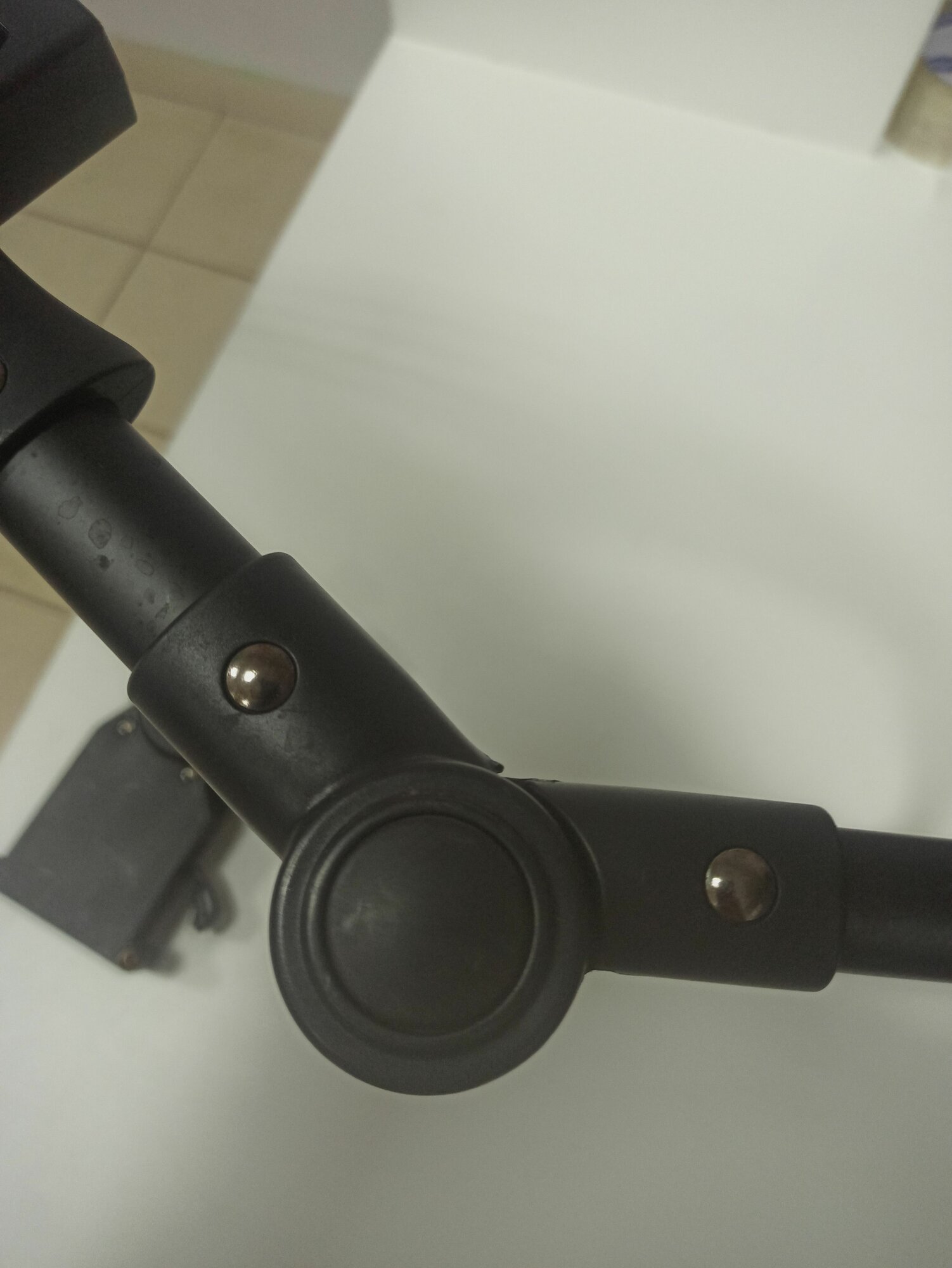 Регулировка подножки правая коляски Fd design zoom