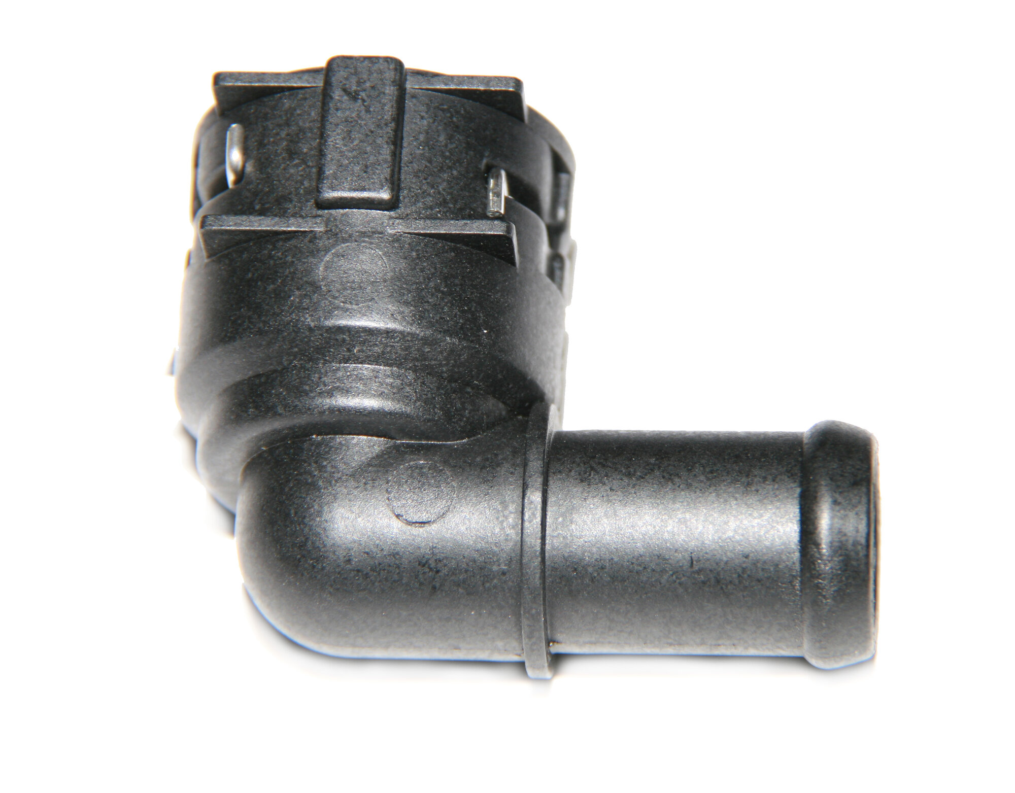 Фланец системы охлаждения AUDI A3 (04-20), A4 (10-16), A5 (12-17), Q3 (12-18), Q5 (13-17)