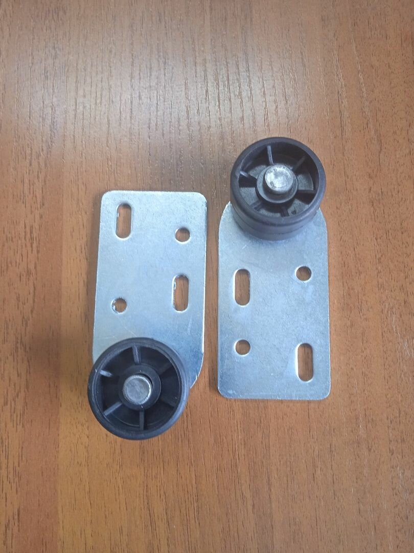 Ролик консольный для дивана.