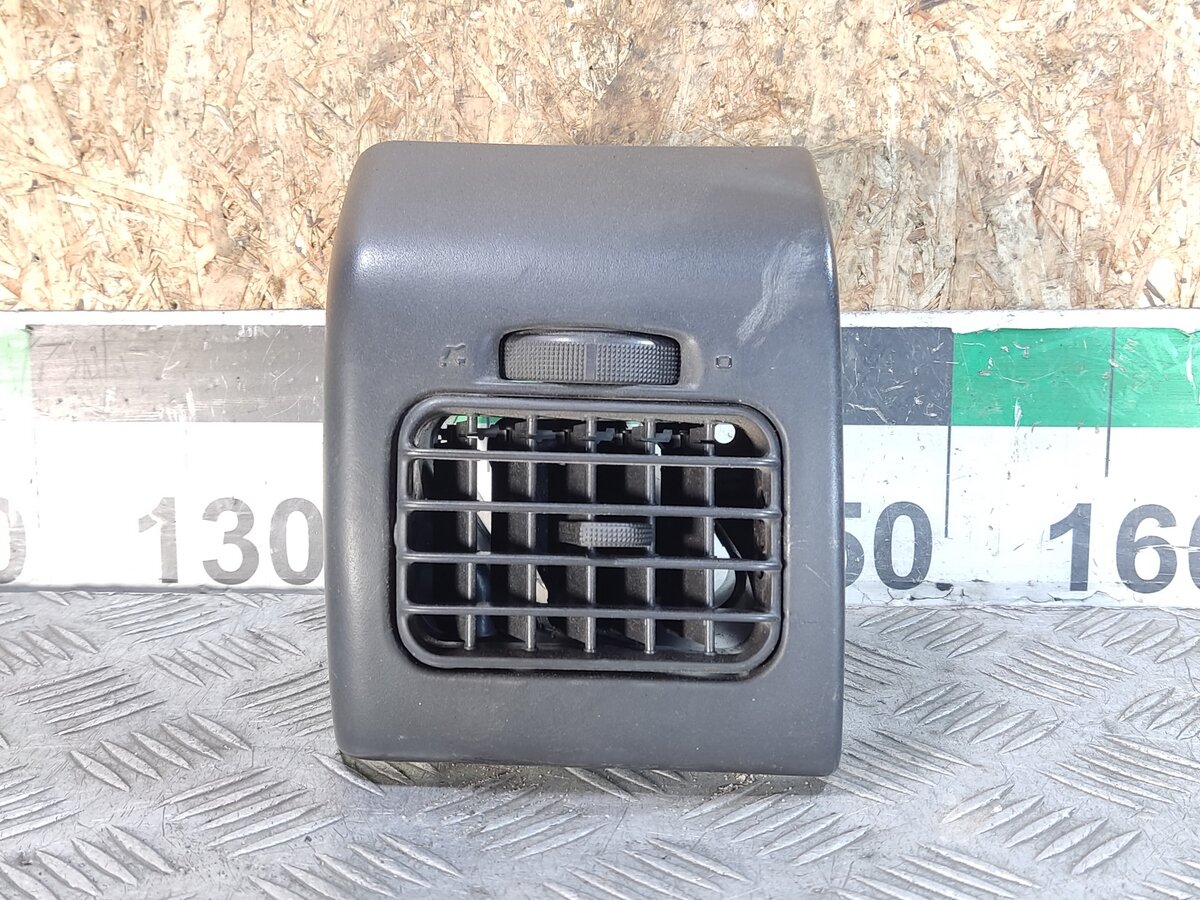 Дефлектор воздушный VOLKSWAGEN Golf 3 1H6819704