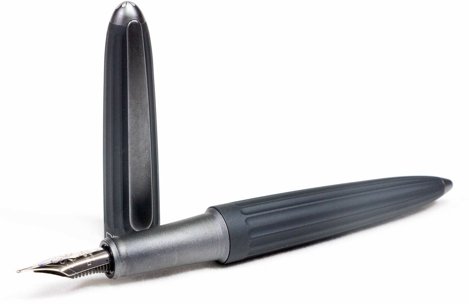 Перьевая ручка Diplomat Aero black F (D40301023)