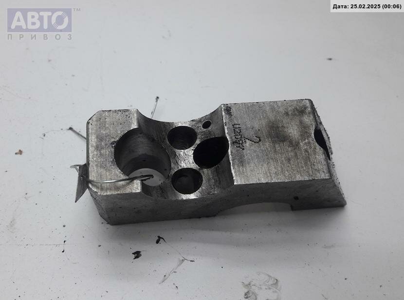 Постель распредвала (бугель) Skoda Superb mk1 (B5)