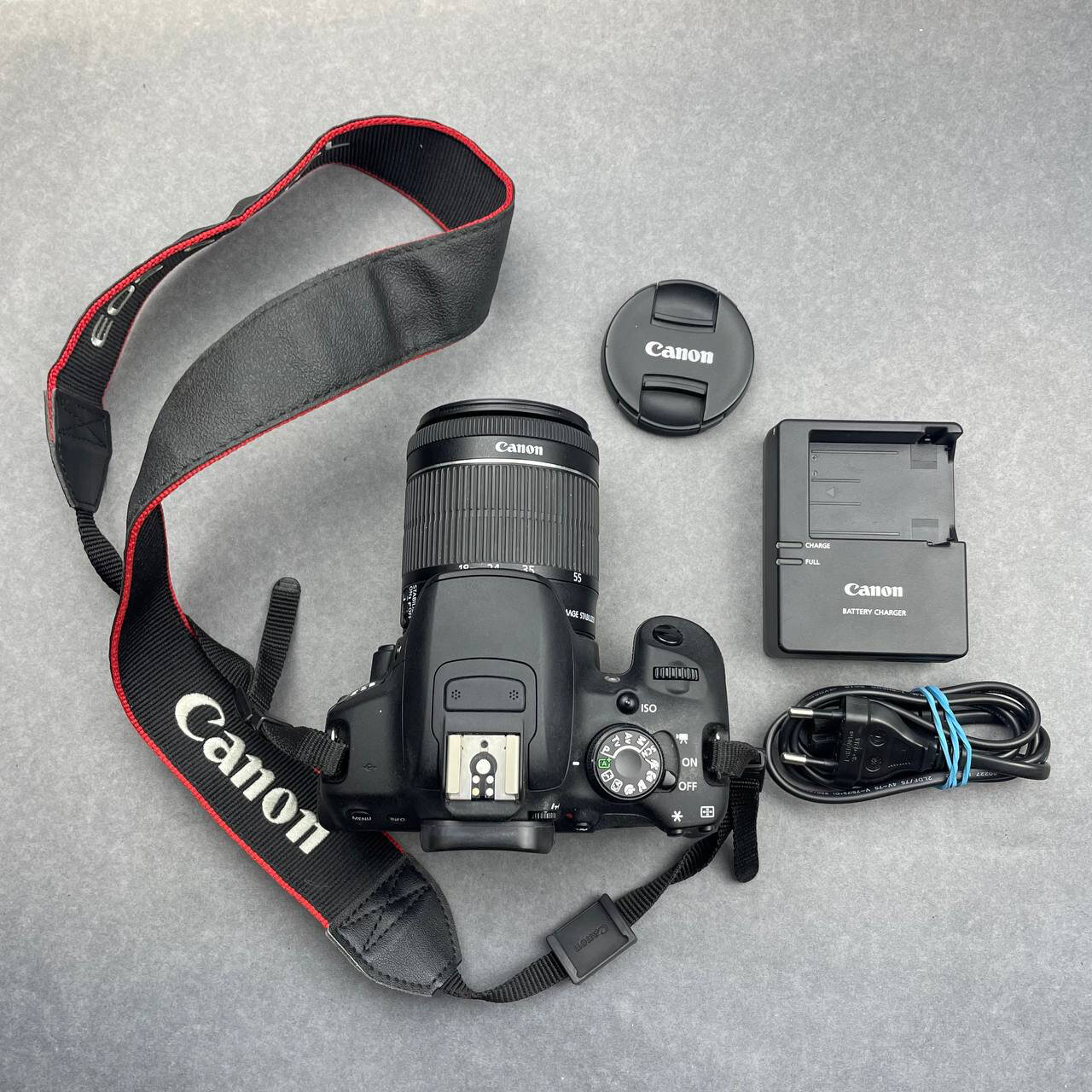 Зеркальный фотоаппарат Canon EOS 700D Kit EF-S 18-55mm f/3.5-5.6 IS STM, без коробки