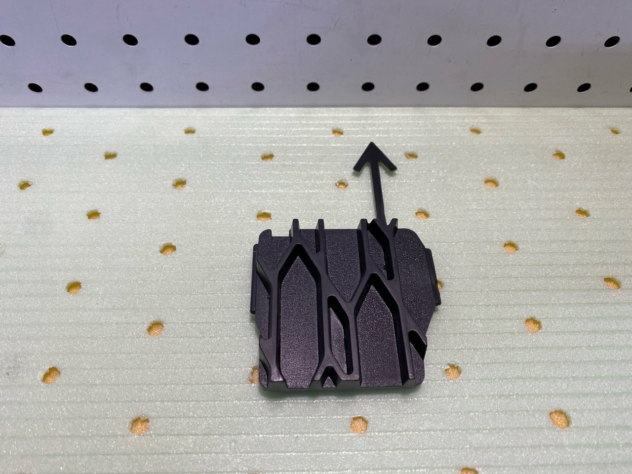 Заглушка радиатора, для Volvo FH4, ABS-пластик, черная, 1 шт чёрная