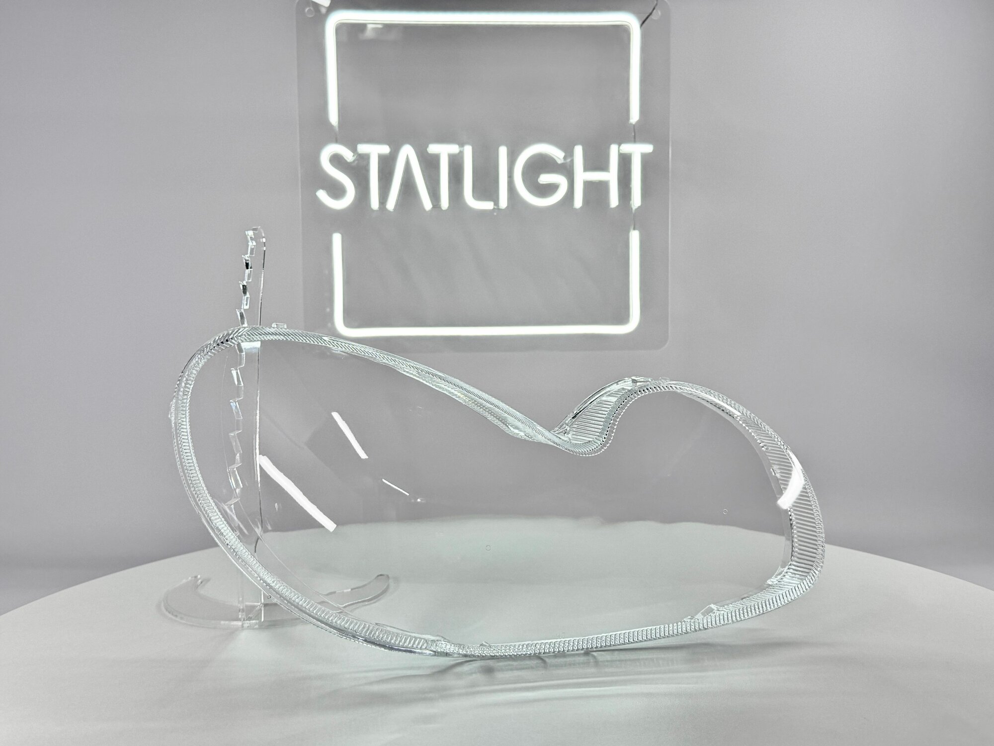 Правое стекло на Hyundai Sonata IV (EF) 2001-2012