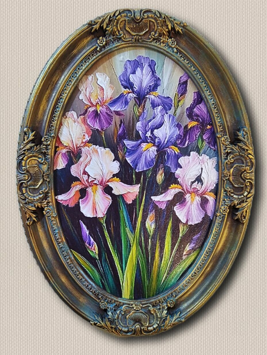Картина "Яркие ирисы". Объемный принт в гипсовой раме ручной работы, репродукция, винтажная картина панно