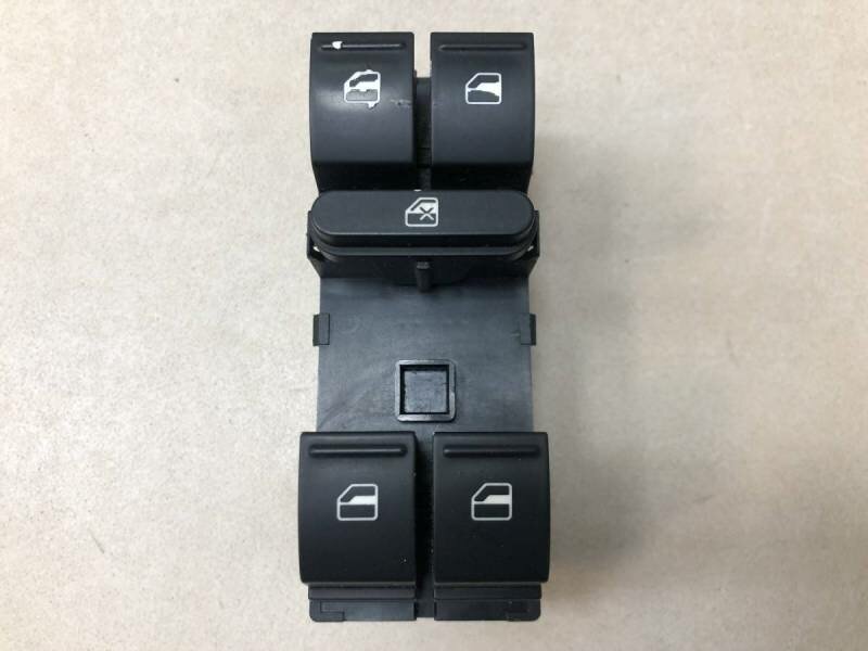 Блок управления стеклоподъемниками Volkswagen Tiguan 5N2 2011-2016 кат.номер: 1K4959857B