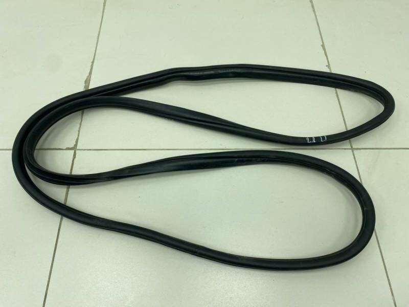 Уплотнитель проема двери передней правой Kia Ceed JD 2012-2018