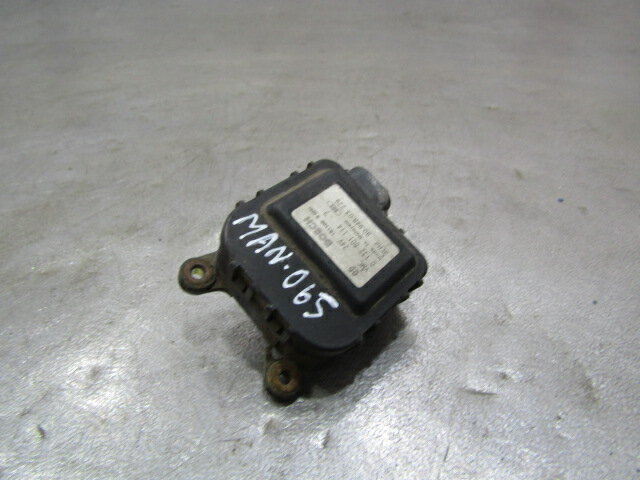 Моторчик заслонки отопителя BOSCH, MAN TGA, TGS, TGL, TGM