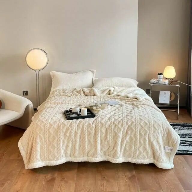 Плед двусторонний барашек 200x230, евро (декор - под вязаную косичку) Кремовый