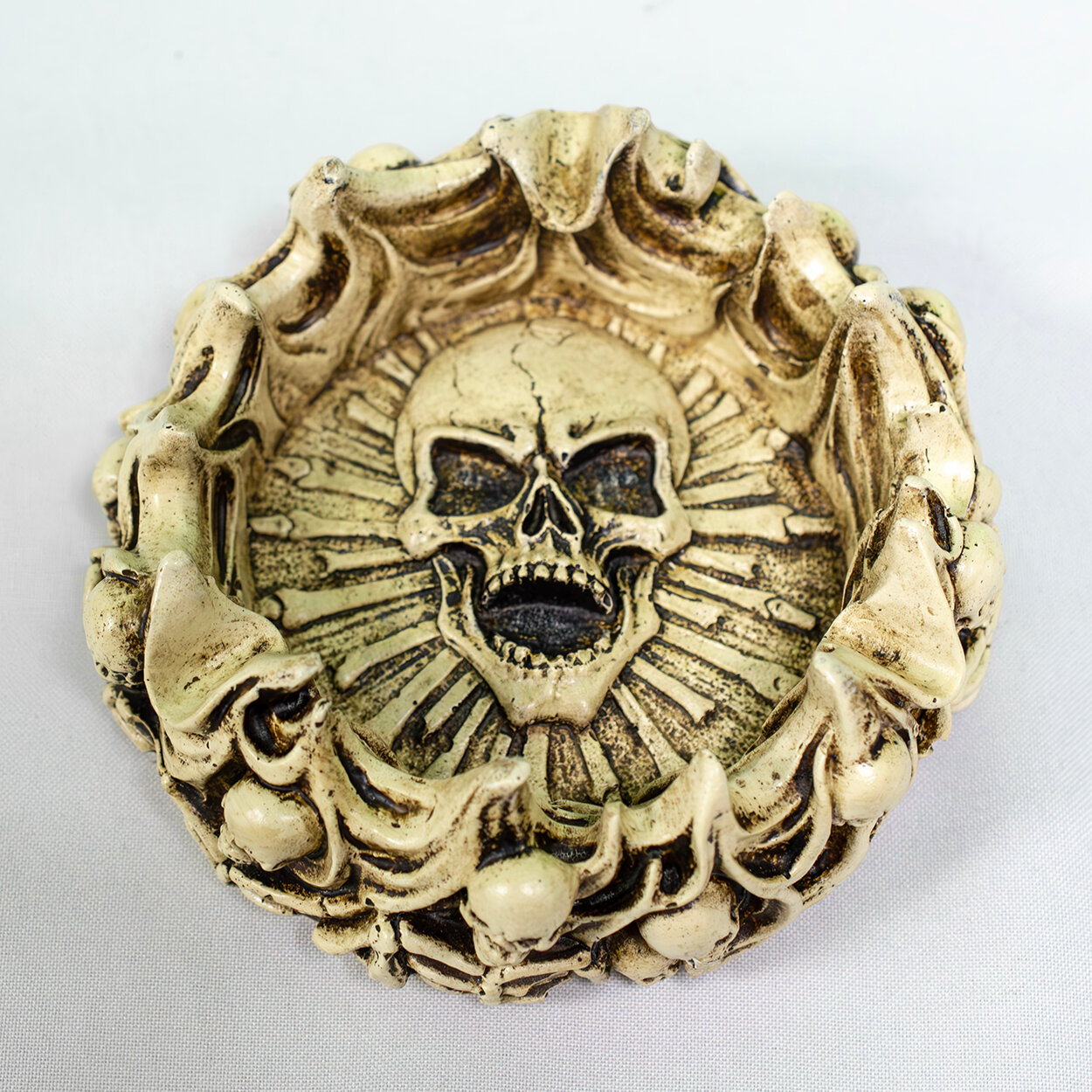 Пепельница "Череп" бежевый