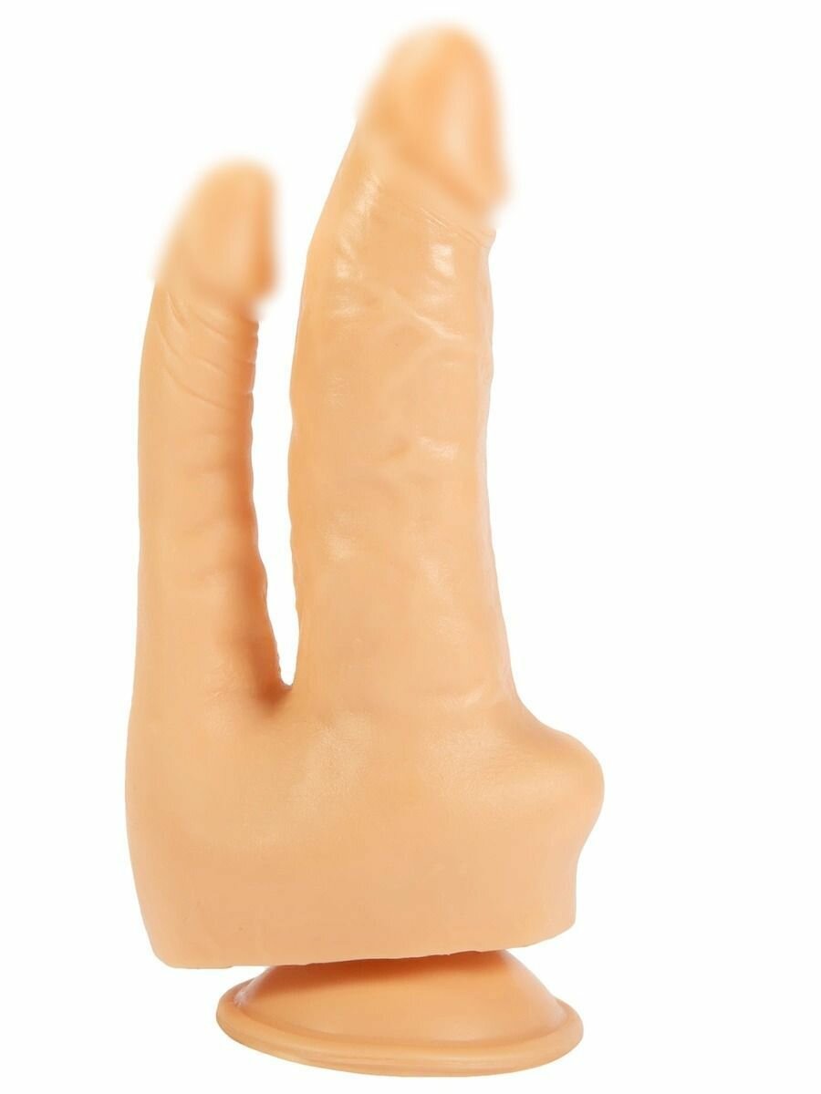 Фаллоимитатор на присоске, телесного цвета, реалистичный 16,5см.