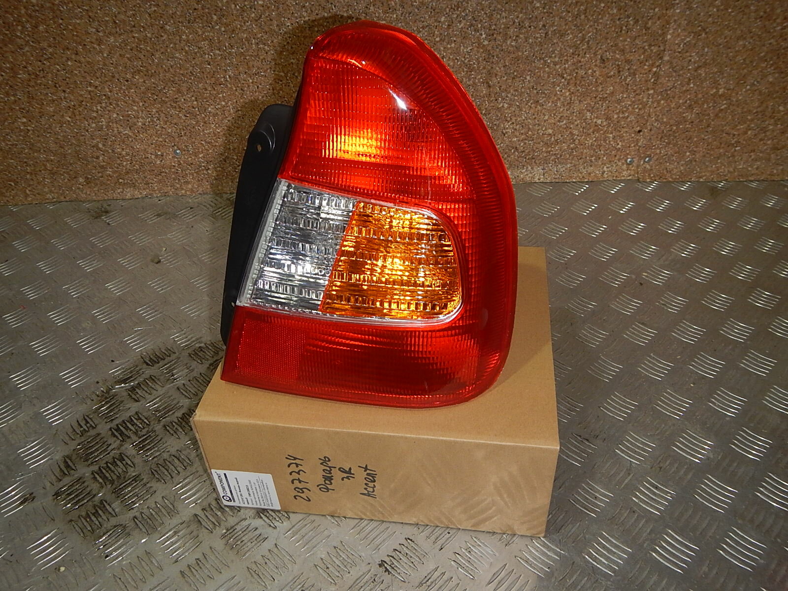 Б/У Фонарь задний правый, Hyundai (Хендэ)-ACCENT (00-12) HYUNDAI ACCENT (00-12) Новый, дубликат. 297374 Hyundai-KIA арт....