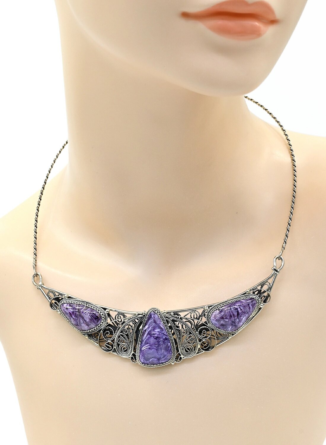 Колье, чароит