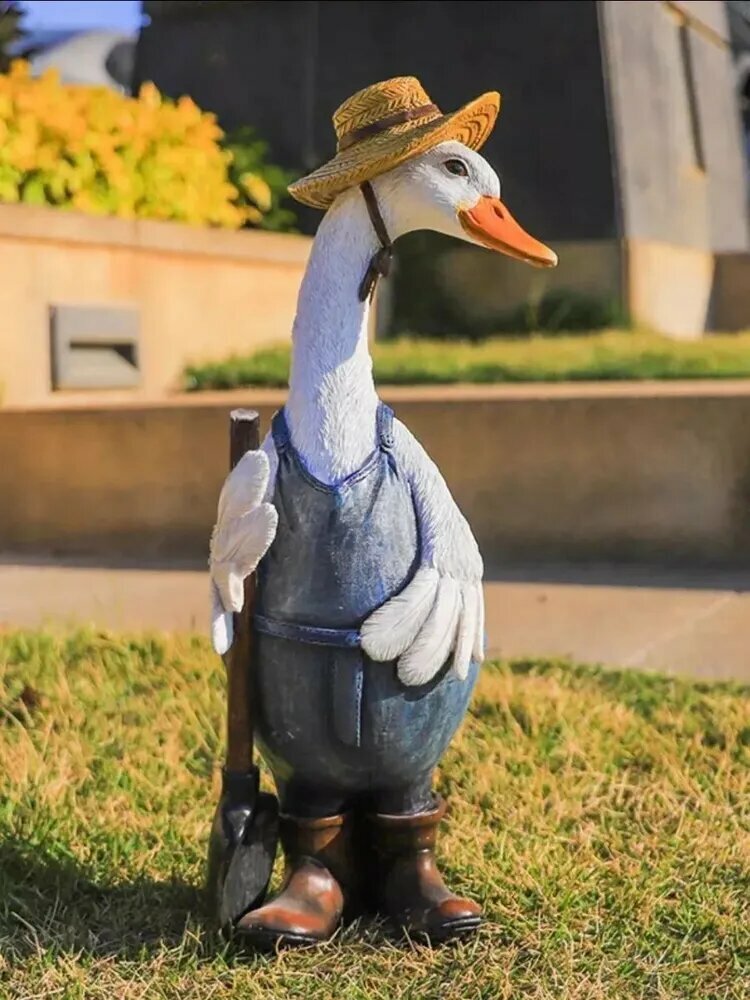 Садовая фигура "Гусь", из полиэфирной смолы, цвет серый/белый
