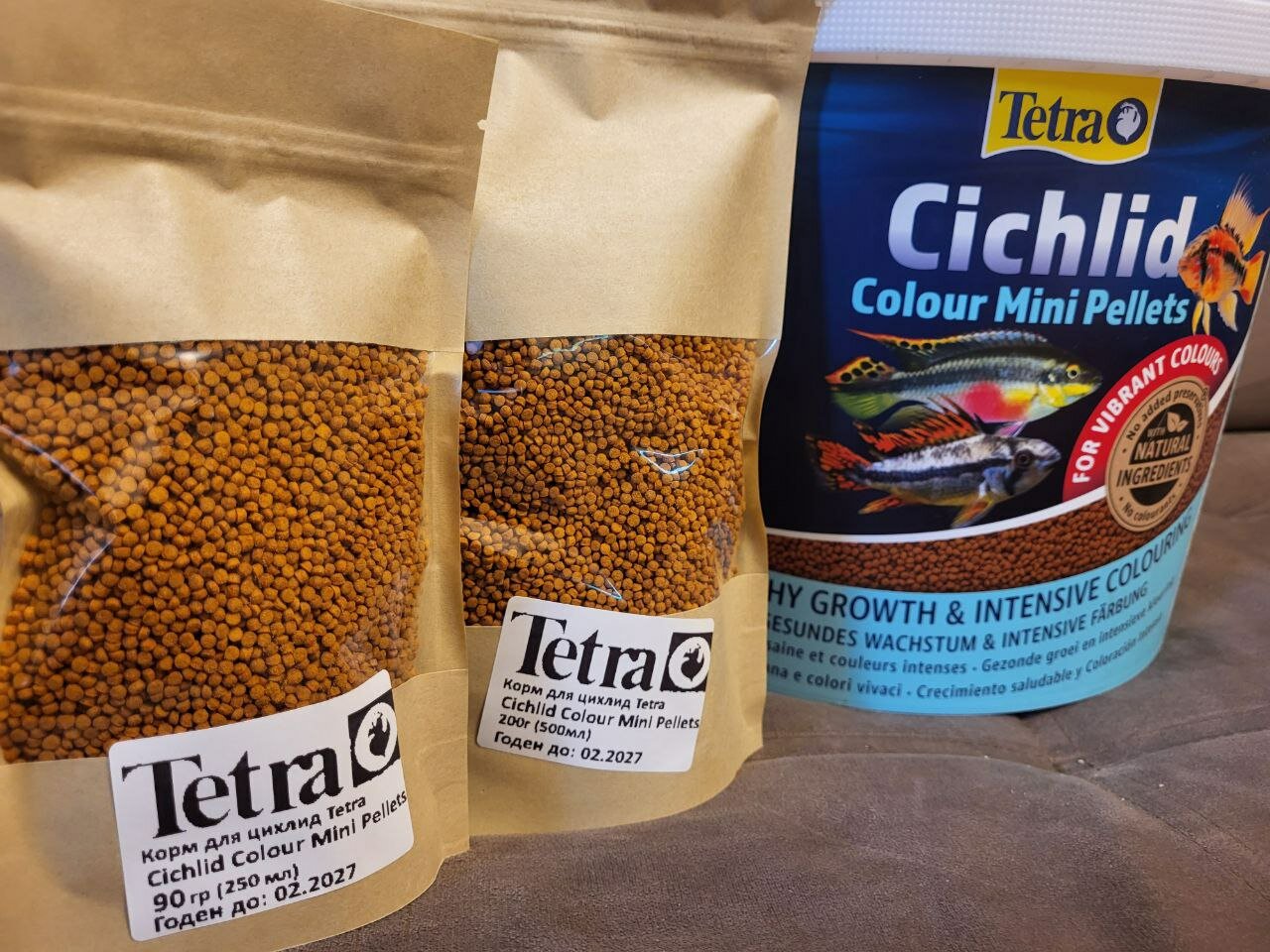 Корм для цихлид Tetra Cichlid Colour Mini Pellets 150г (375мл) и других рыб для яркого окраса