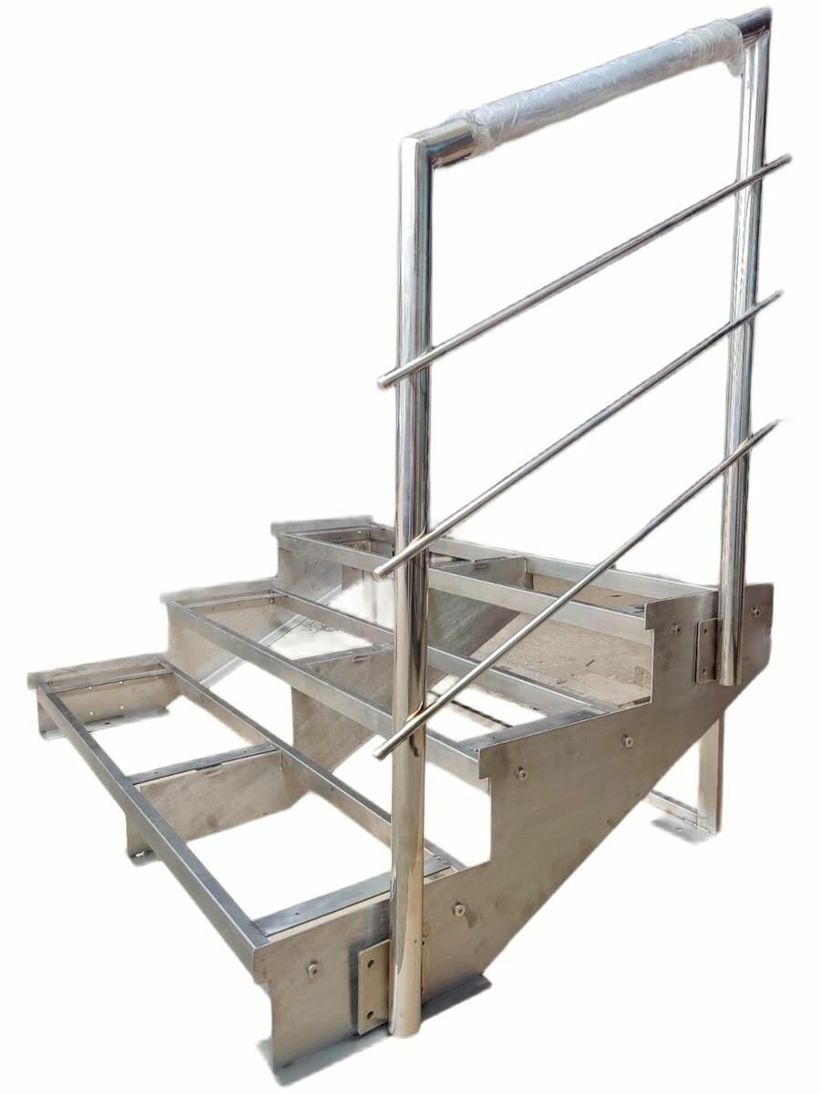 Лестница-крыльцо из нержавеющей стали ,3 ступени, без ДПК, ограждение с одной стороны.