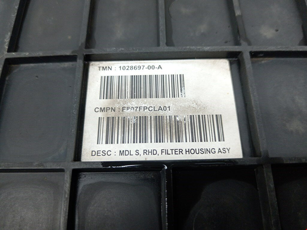 Корпус салонного фильтра Tesla Model S 102869700A арт. 2259124