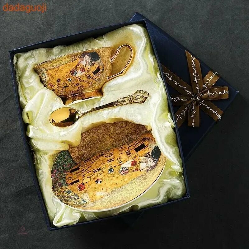 Чашка "Всемирно известная картина "Поцелуй” Y38G", 220 мл, 1 шт