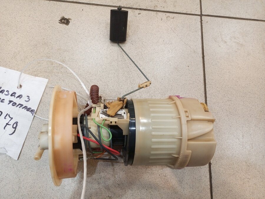 Насос топливный от Mazda 3 bk 2003-2009