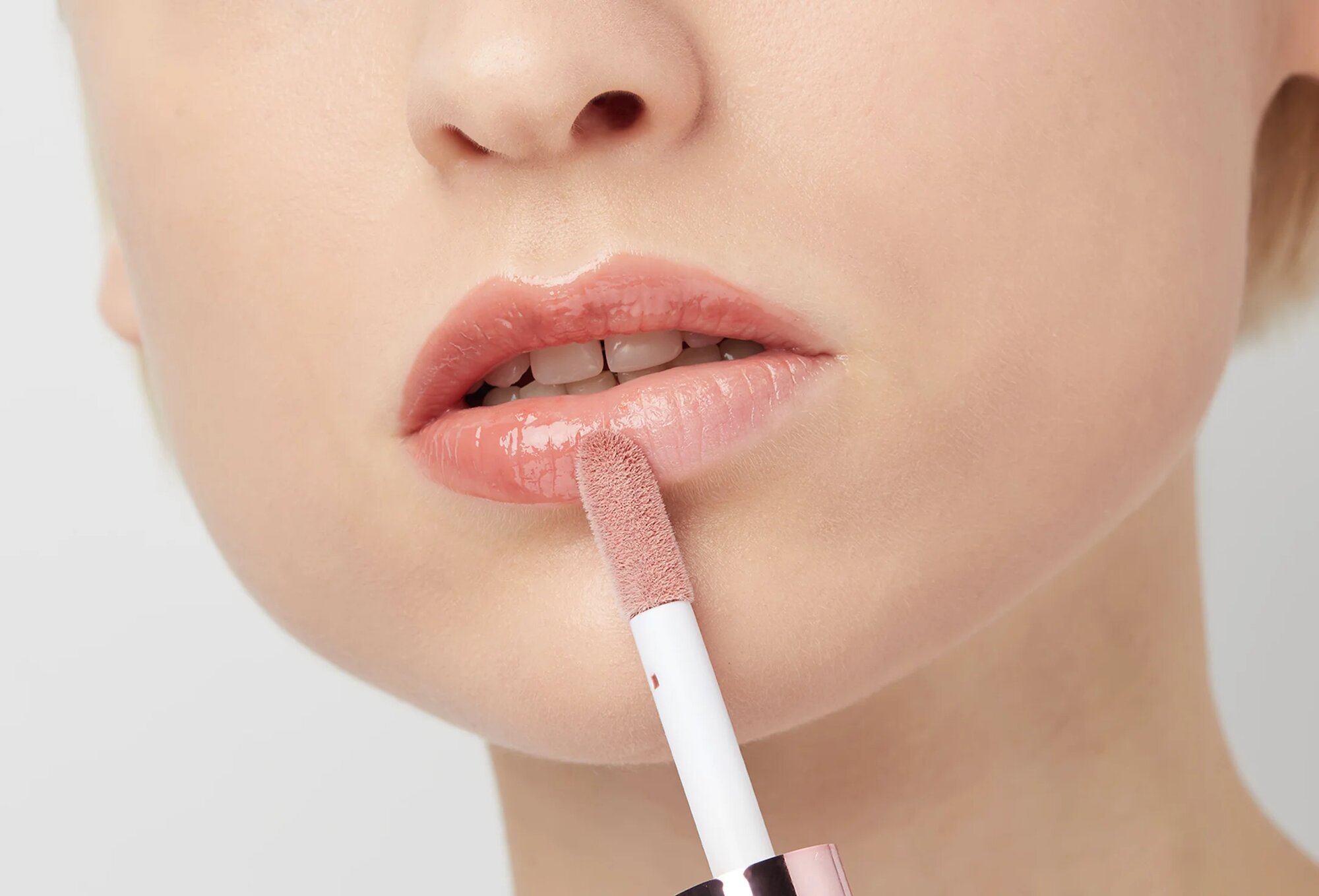 Блеск для губ Divage "Push Up" 04, карамельный, плампер, для объема губ, увлажнение