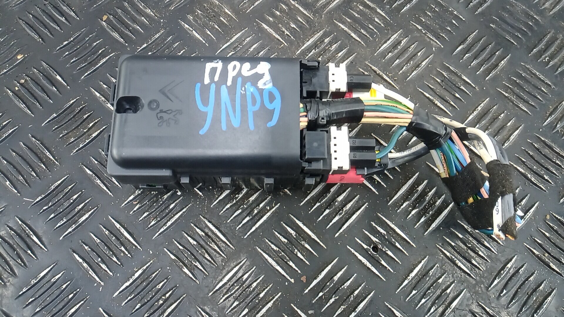 Блок предохранителей PEUGEOT 508 1, Номер 9638182880