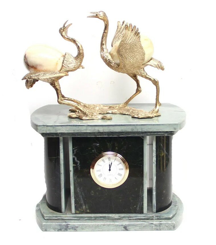 Часы из натурального камня офиокальцит с бронзовым литьем "Журавли"