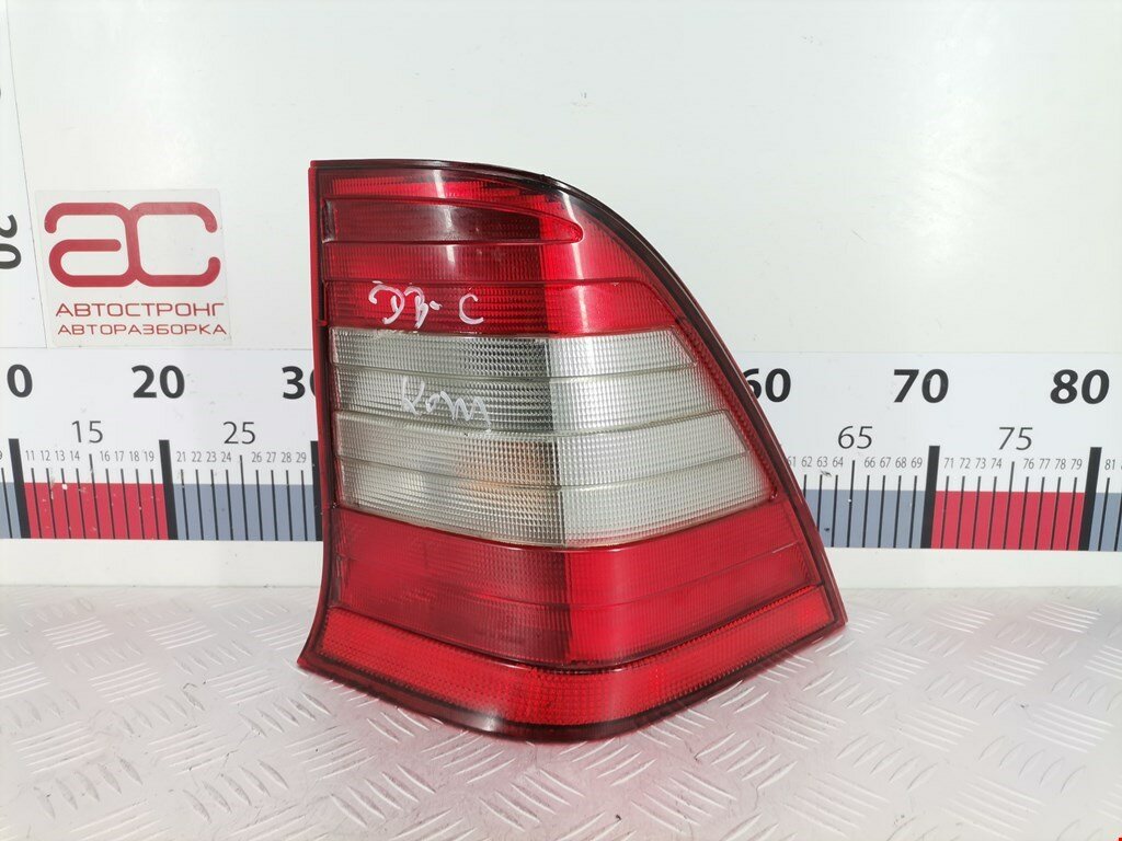 Фонарь задний правый Mercedes C-Class (W202) A2028202864 арт. 1597400