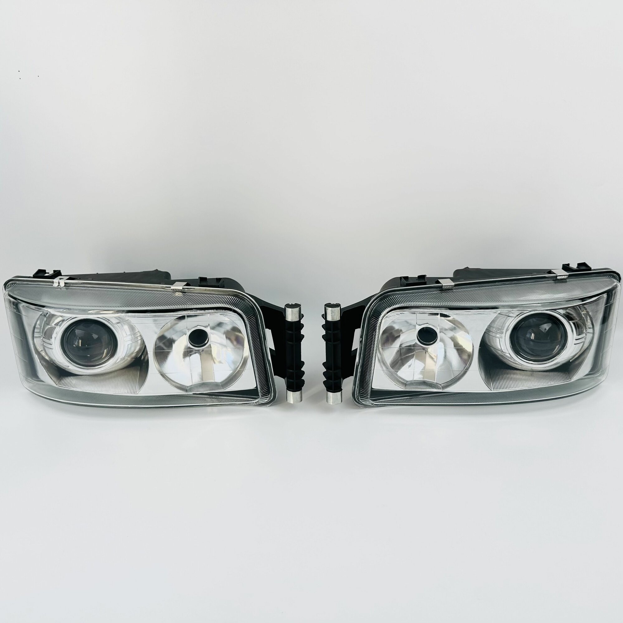 Фара автомобильная