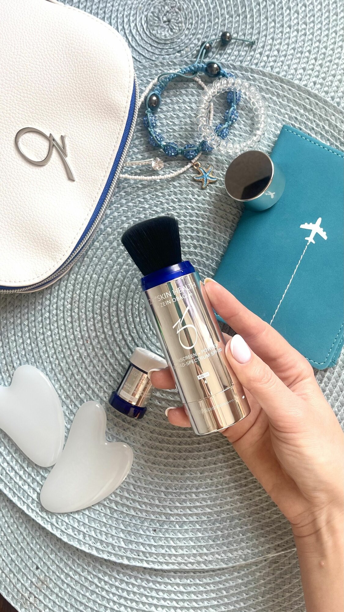 Zein Obagi Солнцезащитная пудра, тон средний Sunscreen + Powder Broad Spectrum Medium SPF 30