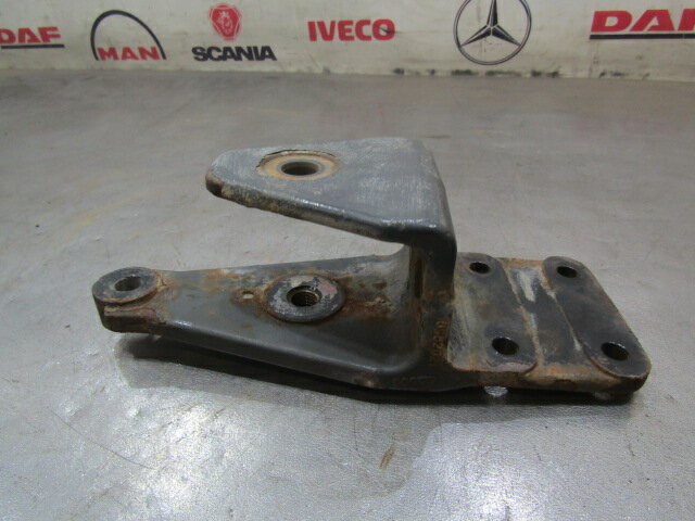Кронштейн передней рессоры передний левый DAF CF85