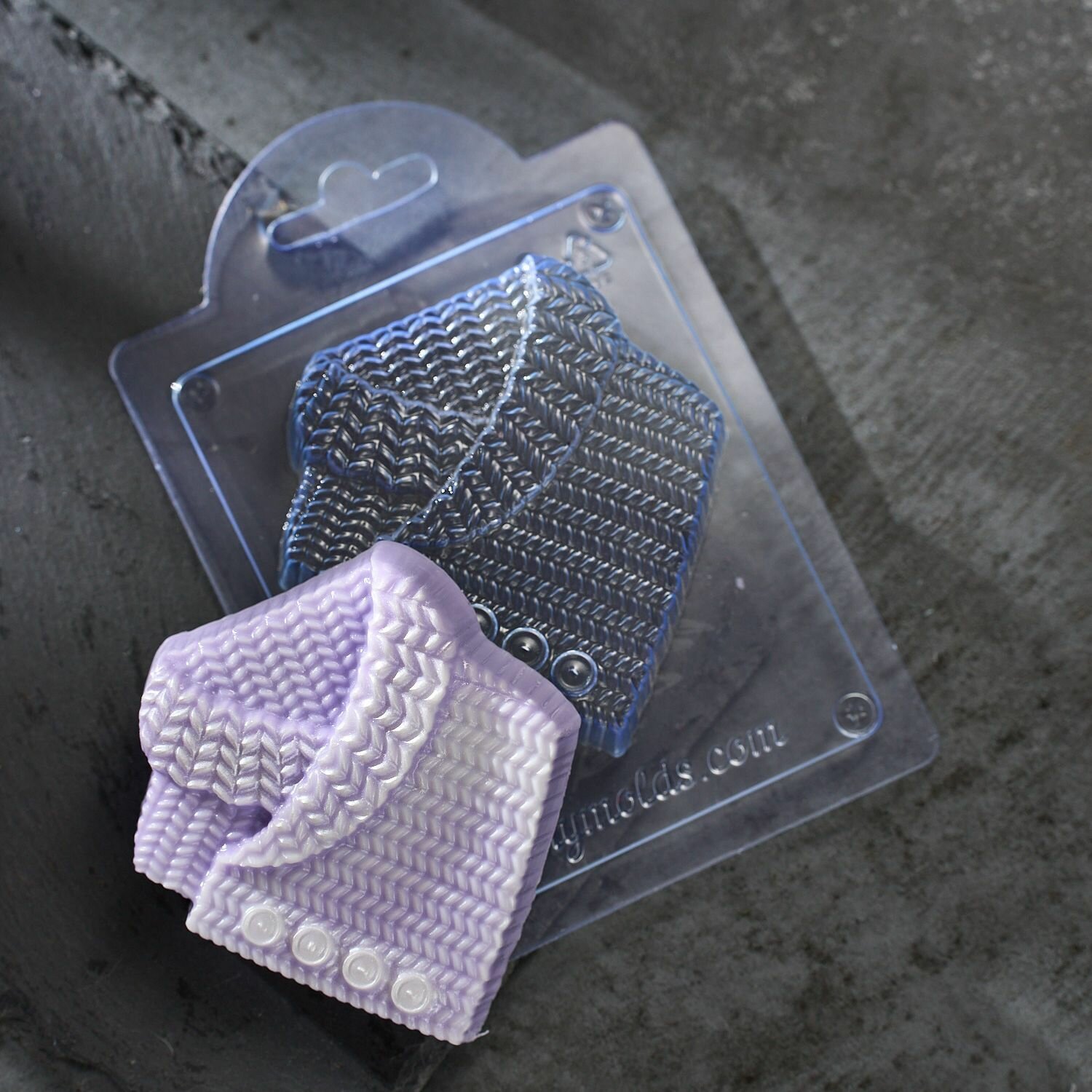 Формочка для шоколада : Манишка молд из толстого пластика