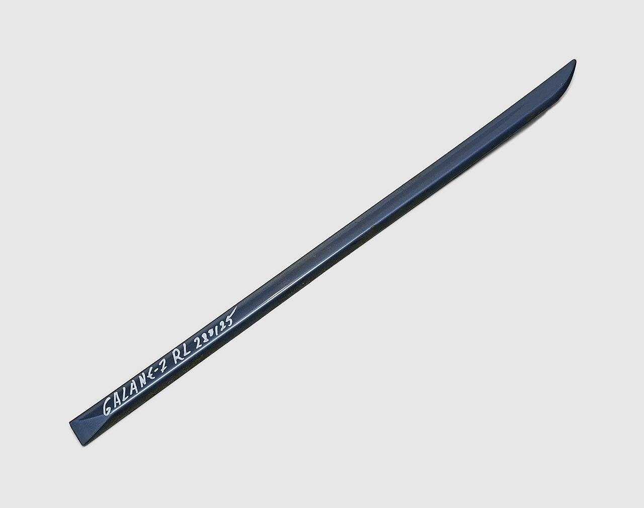 Молдинг двери задней левой Mitsubishi Galant 7 (1992—1997)