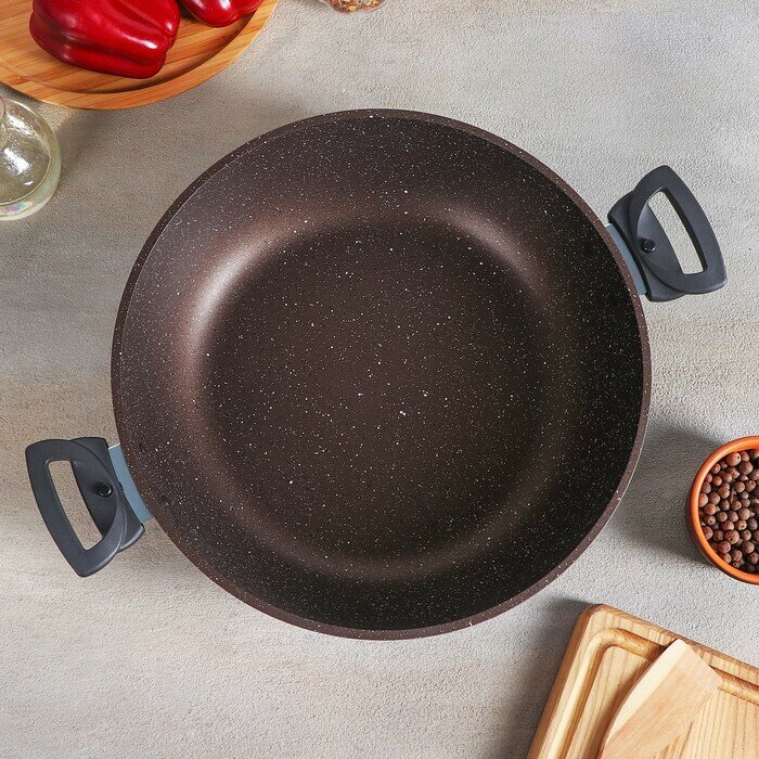 Сотейник Kukmara со съемными ручками, стеклянной крышкой, антипригарное покрытие, d 30 см, h 8,5 см, кофейный мрамор