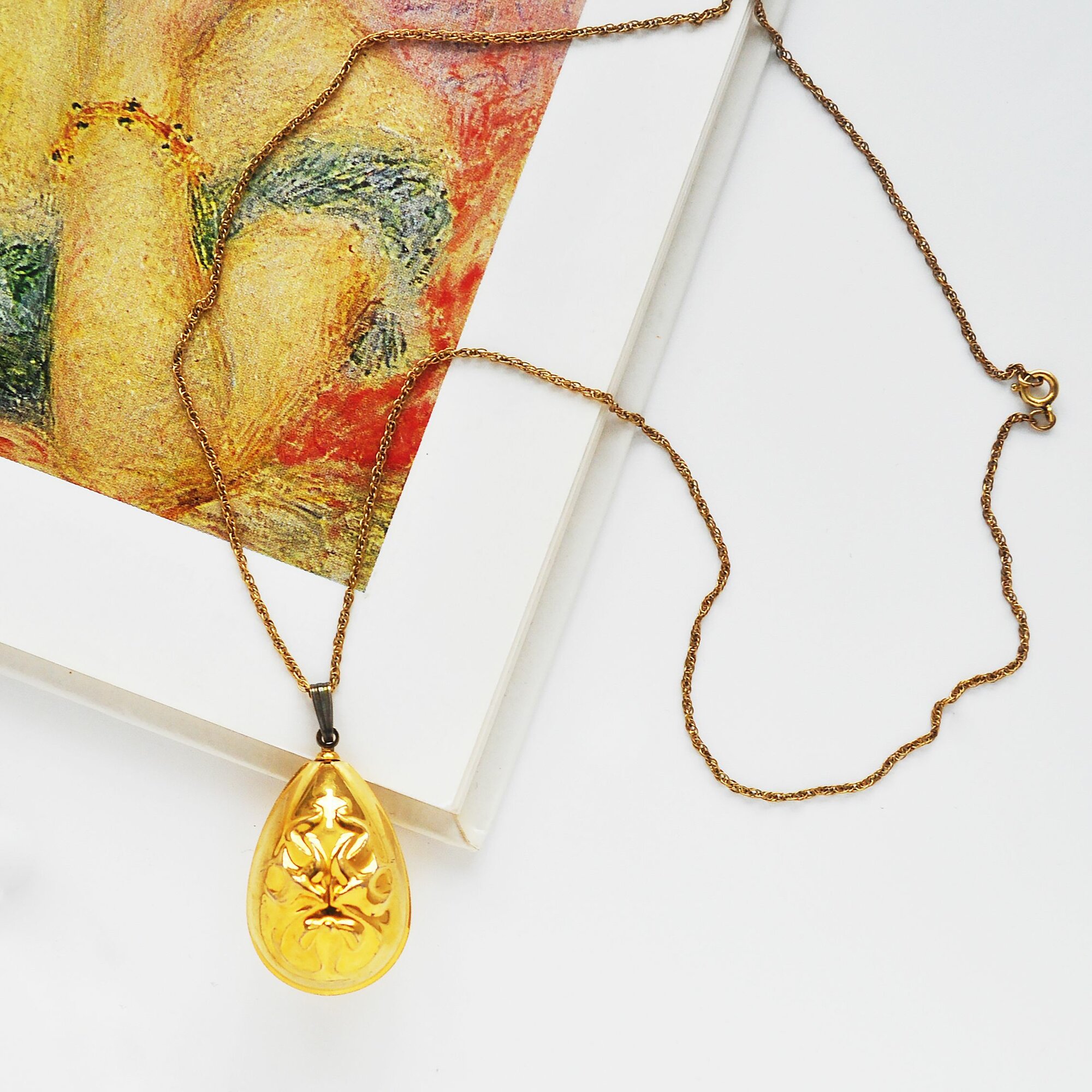 Винтажная подвеска "Пасхальный кулон". Металлический сплав. США, конец ХХ века.