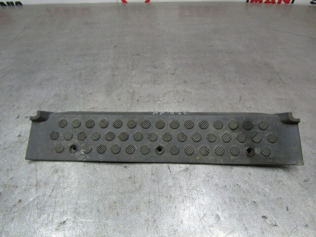 Накладка порога Mercedes Axor