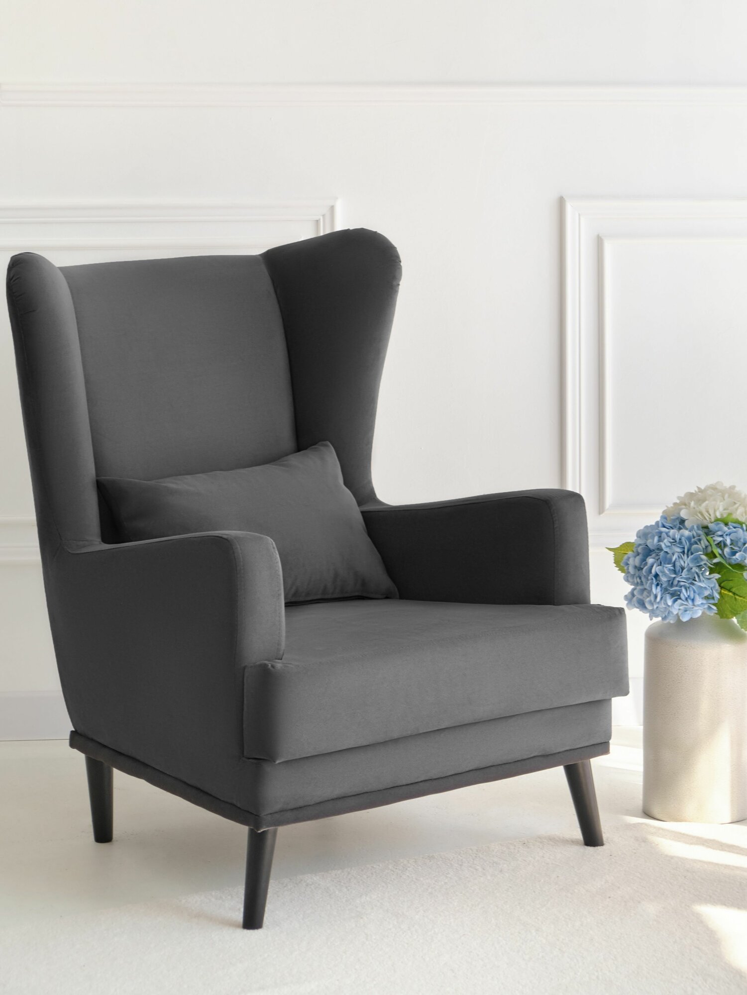 Кресло Оскар мягкое для отдыха дома, на ножках, велюр Maserati gray, 75х85х90 (ШхГлхВ)