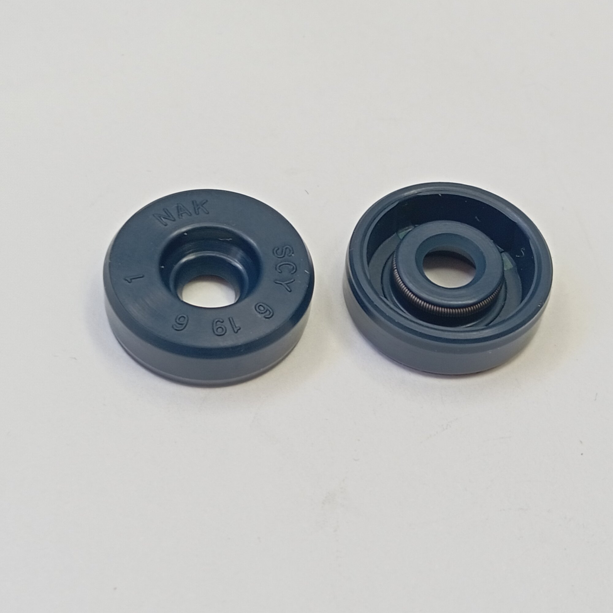 Сальник маслобензостойкий (манжета армированная) 6x19x6 SCY NBR-70-B-01B/C/S NAK