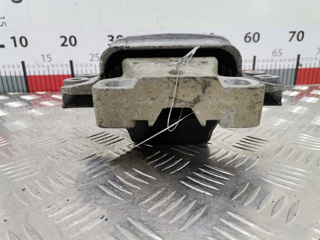 Подушка (опора) крепления двигателя Volkswagen Passat 6 3C0199555AE арт. 1729003