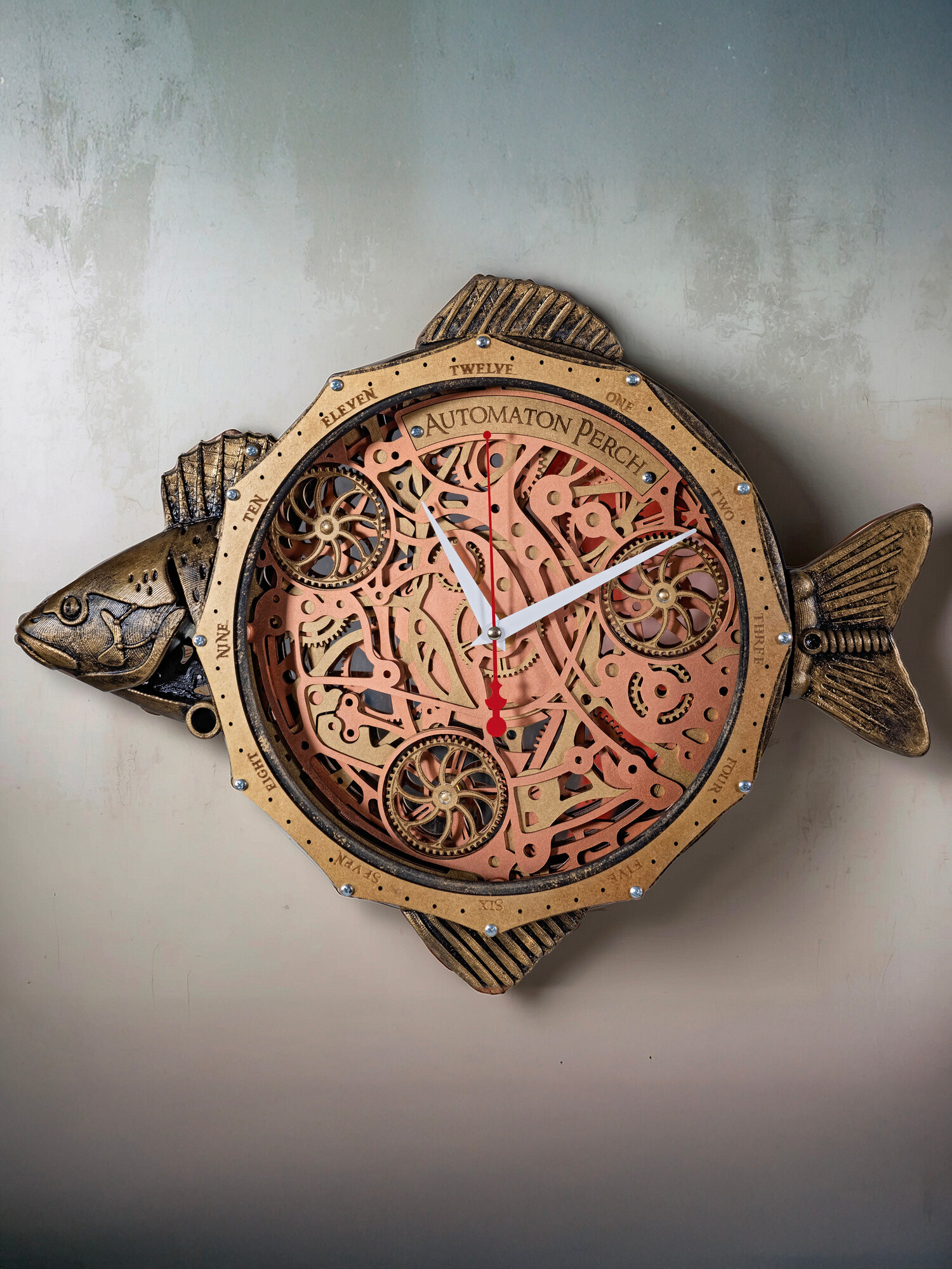 Часы настенные Рыба-Окунь движущиеся шестерёнки, стиль стимпанк, лофт, подарок для рыбака