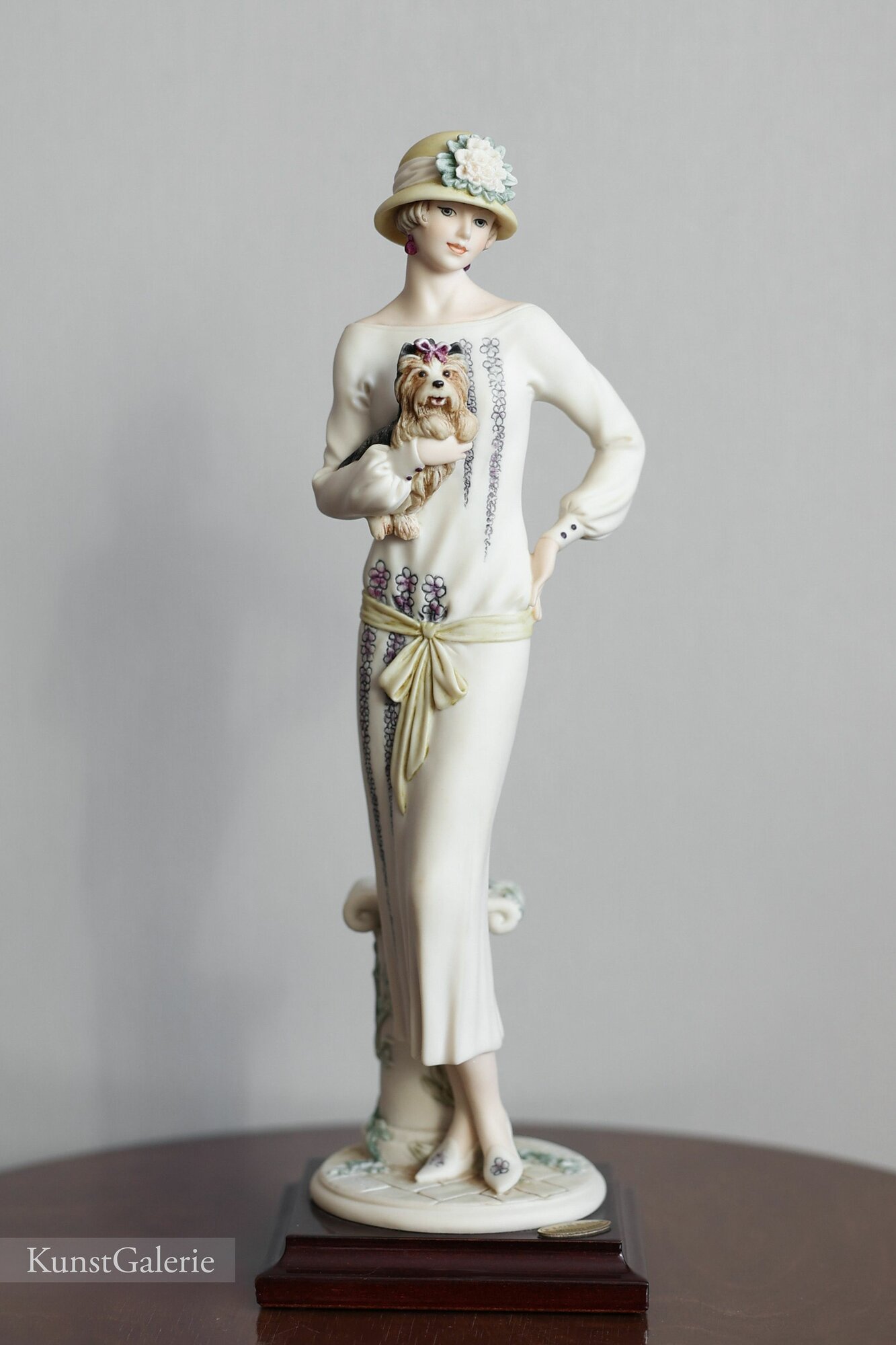 "Марджори с йорком" статуэтка Giuseppe Armani, Capodimonte Florence - Marjorie, 1160C - Джузеппе Армани Каподимонте